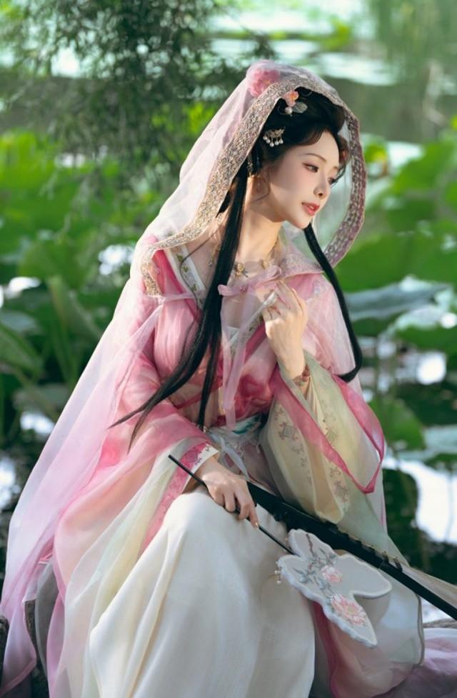 雯妹不讲道理 – NO.114 祝您中秋快乐owo[20P-156MB]-蜜桃啵啵-秀人网 - 王雨纯、杨晨晨等高清写真分享，模特与 coser 视觉盛宴！